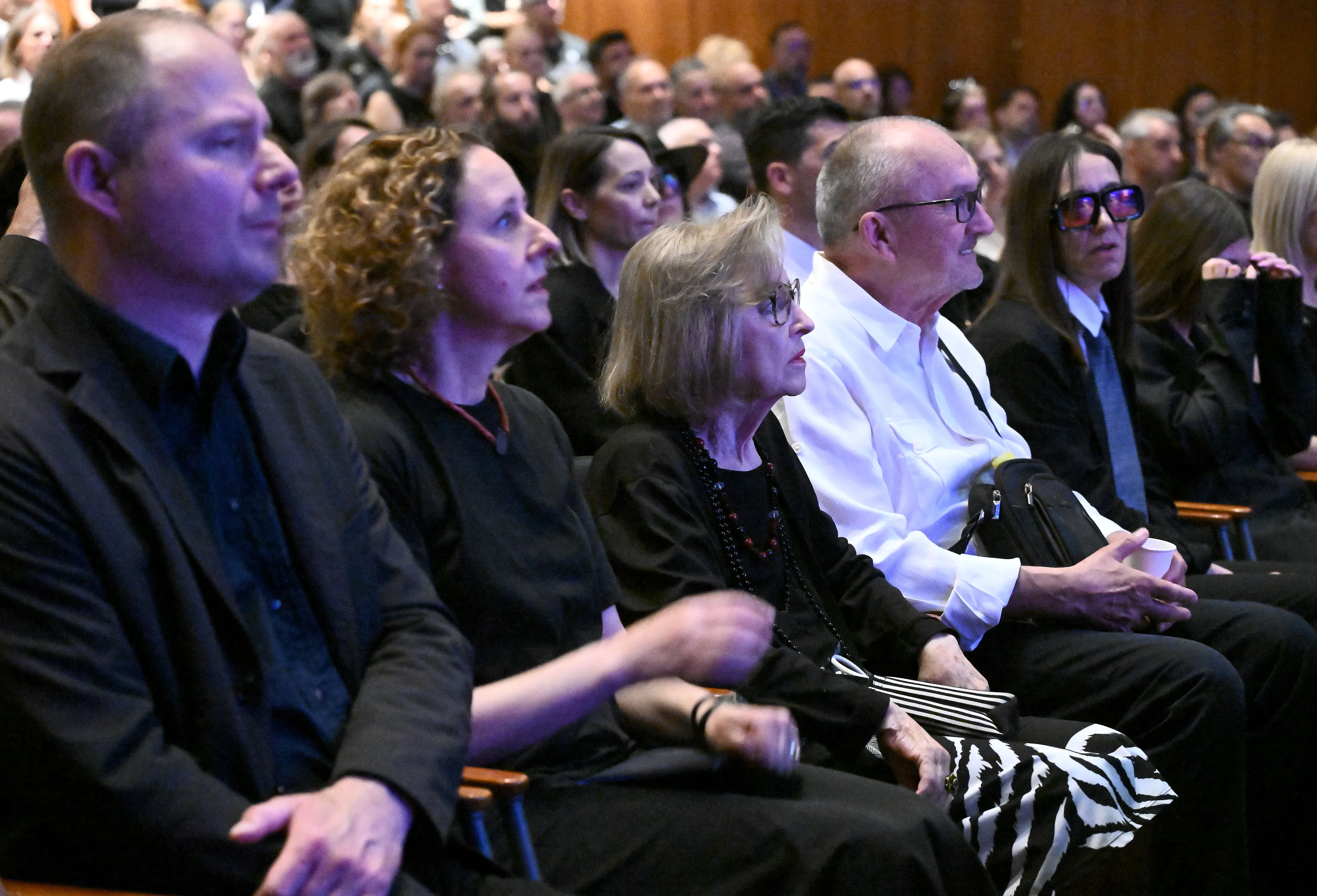 Gabi Novak prvi put u javnosti nakon smrti sina: Nema od bola došla na komemoraciju